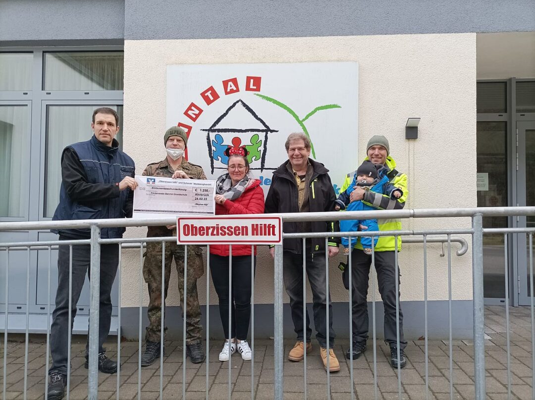 „OBERZISSEN HILFT“ hilft mit Spende Grundschulkinder in Ahrbrück ...