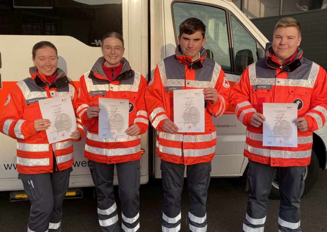 Vier neue Sanitätshelfer für das DRK Wehr - brohltal-info24.de